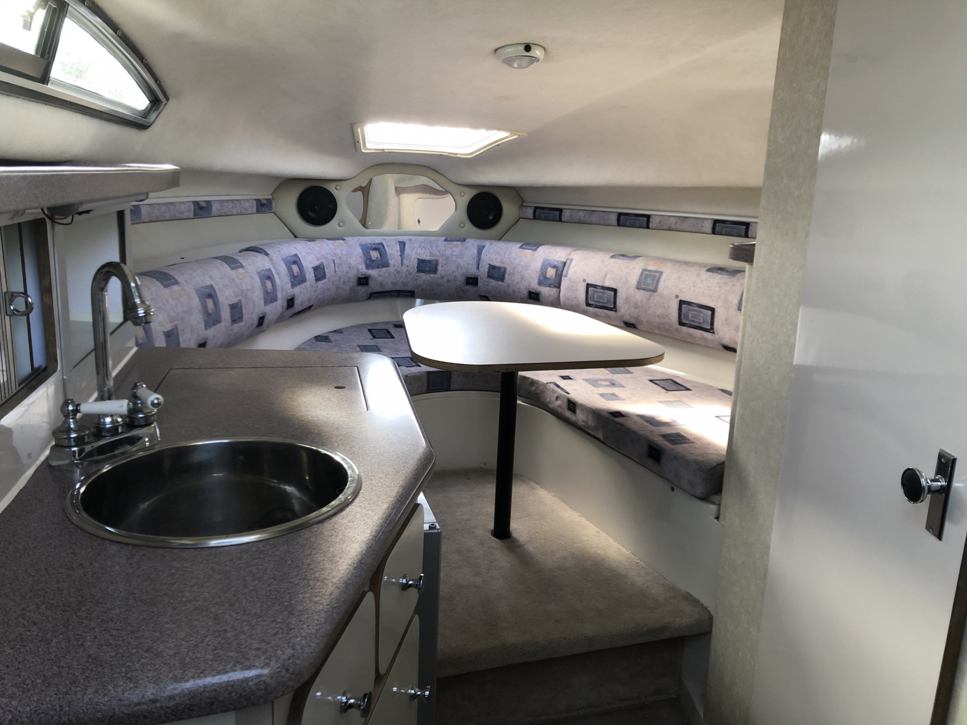 Regal 272 Commodore | Skipperi